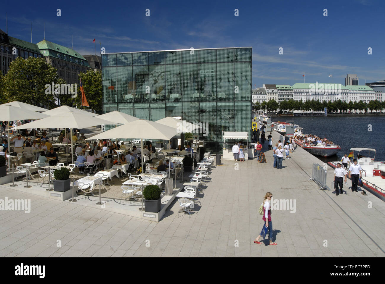 Jungfernstieg and alster pavilion hi-res stock photography and images ...