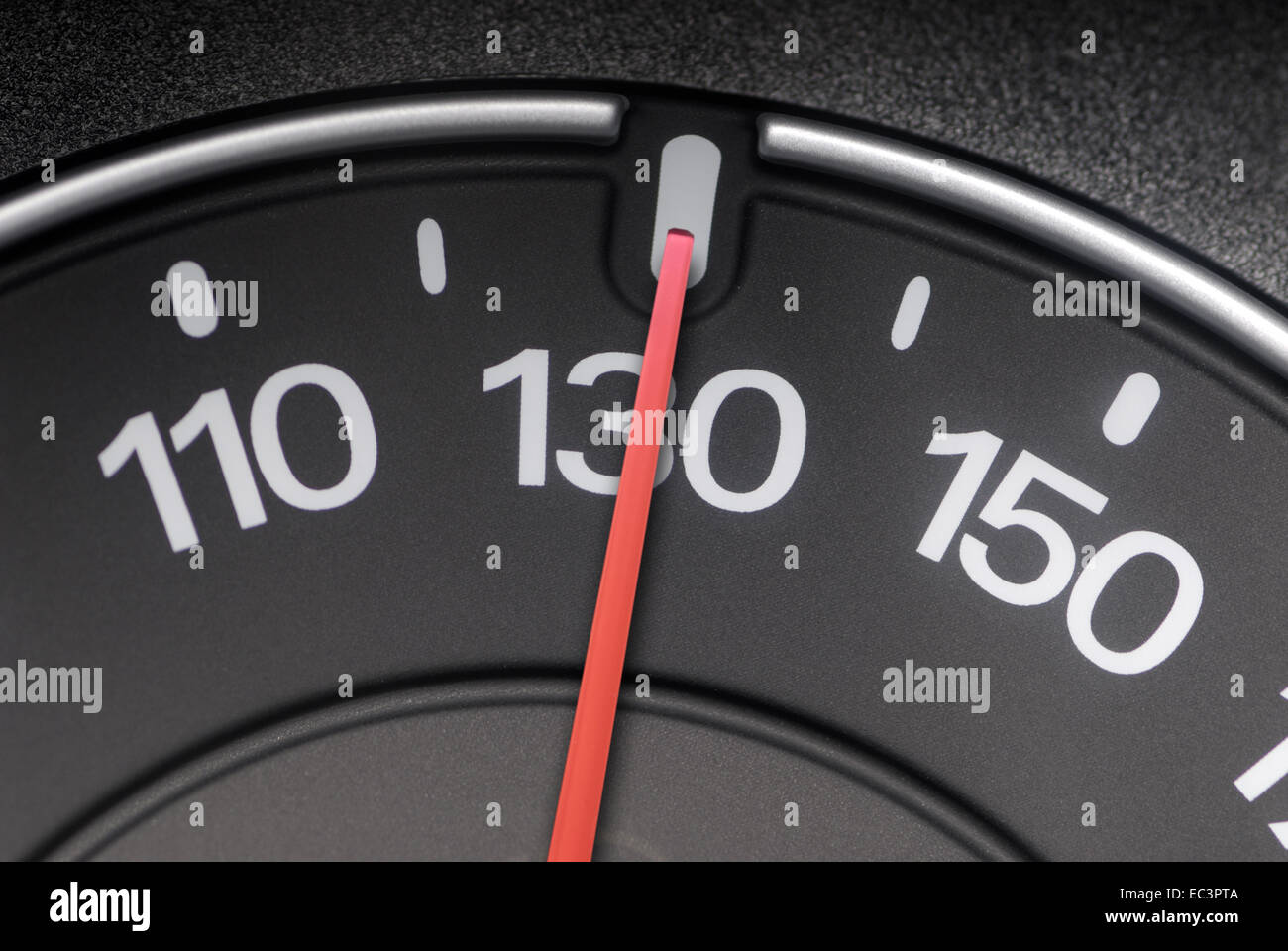 130km h hi-res stock photography and images - Alamy