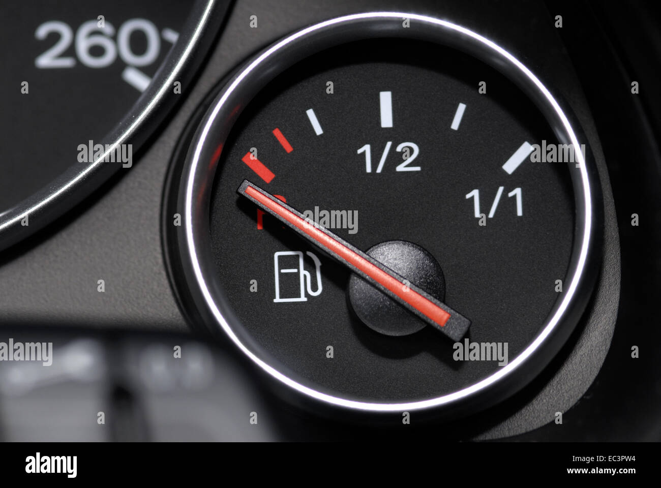 Empty petrol gauge hi-res stock photography and images - Alamy