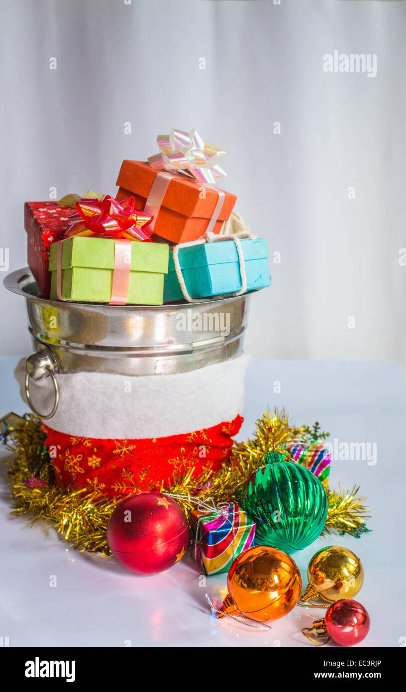 Decorative gift box and put it in the tank Stock Photo - Alamy