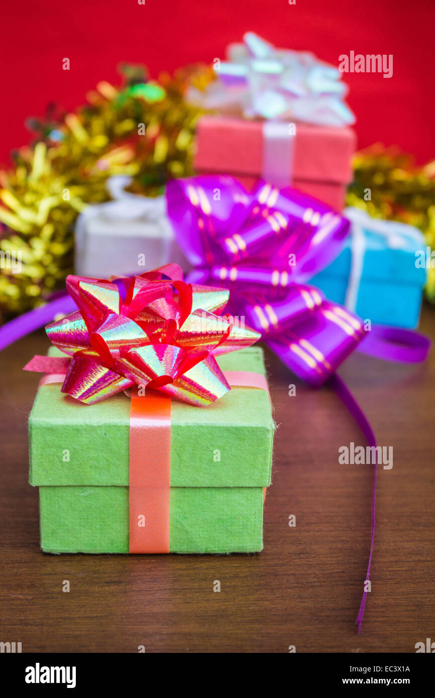 Gift box with beautiful bow Stock Photo - Alamy