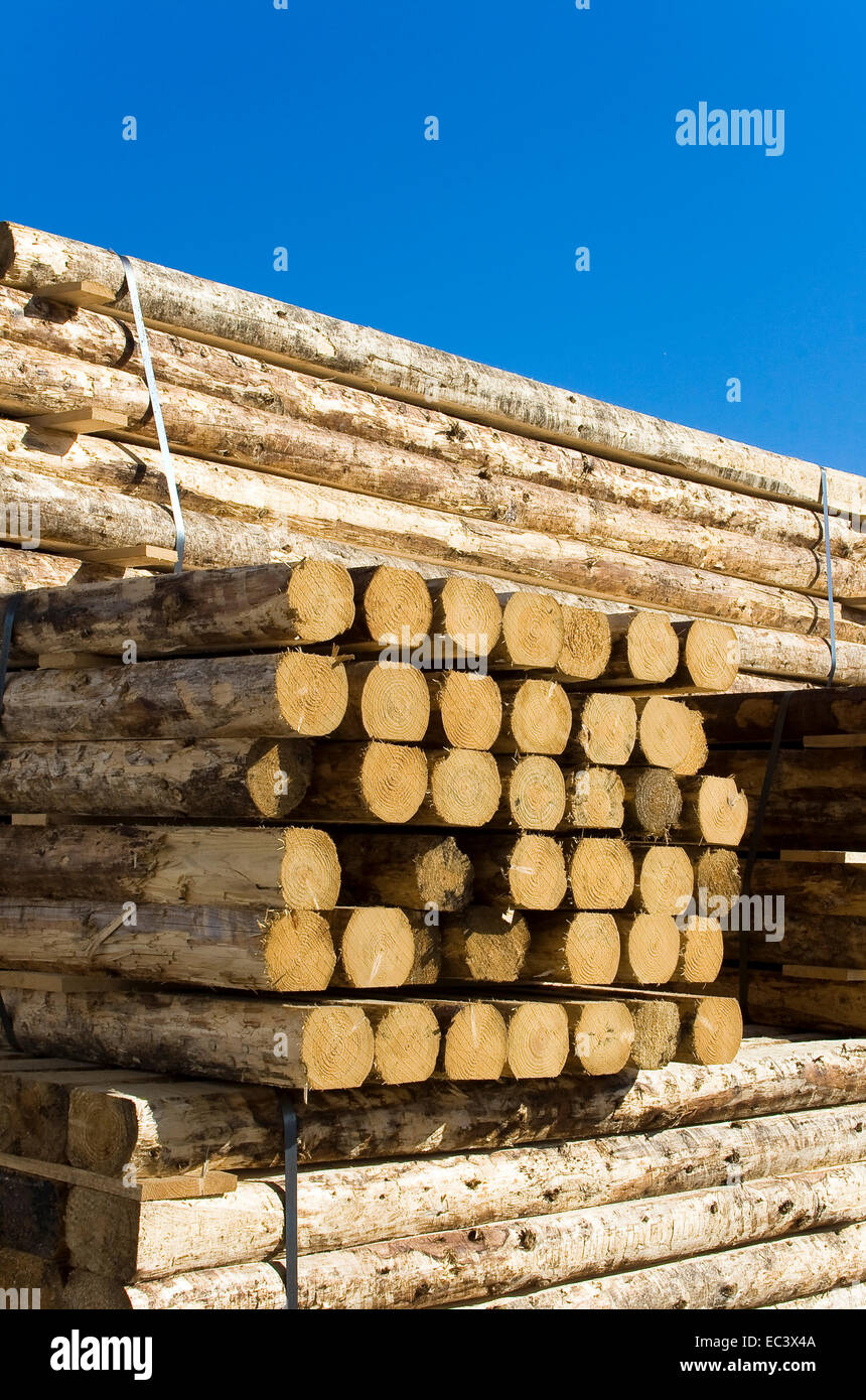 Wooden balks hi-res stock photography and images - Alamy