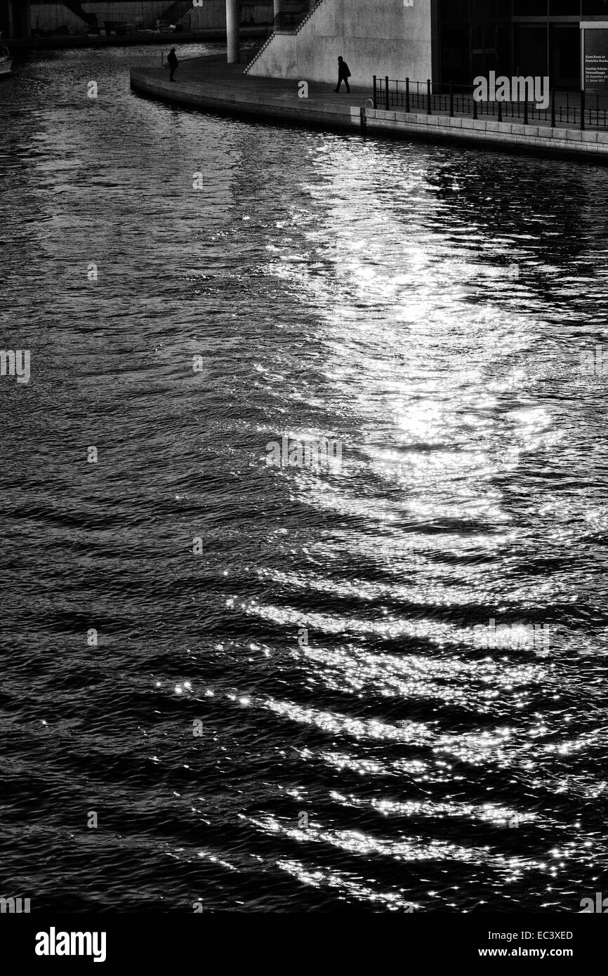 Water swelling hi-res stock photography and images - Alamy