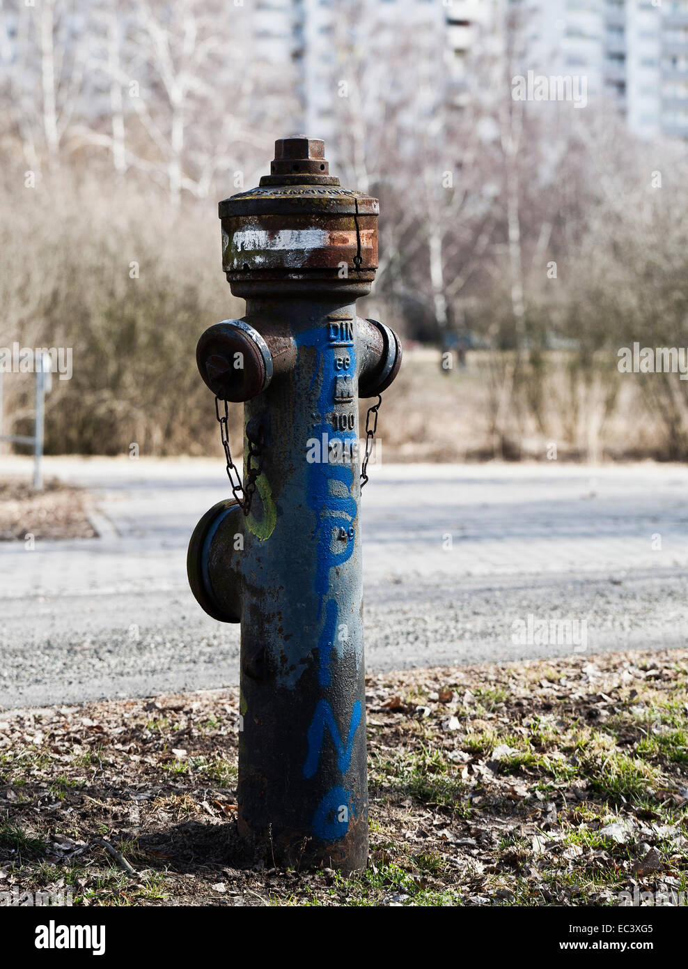 Standard fire hydrant hi-res stock photography and images - Alamy