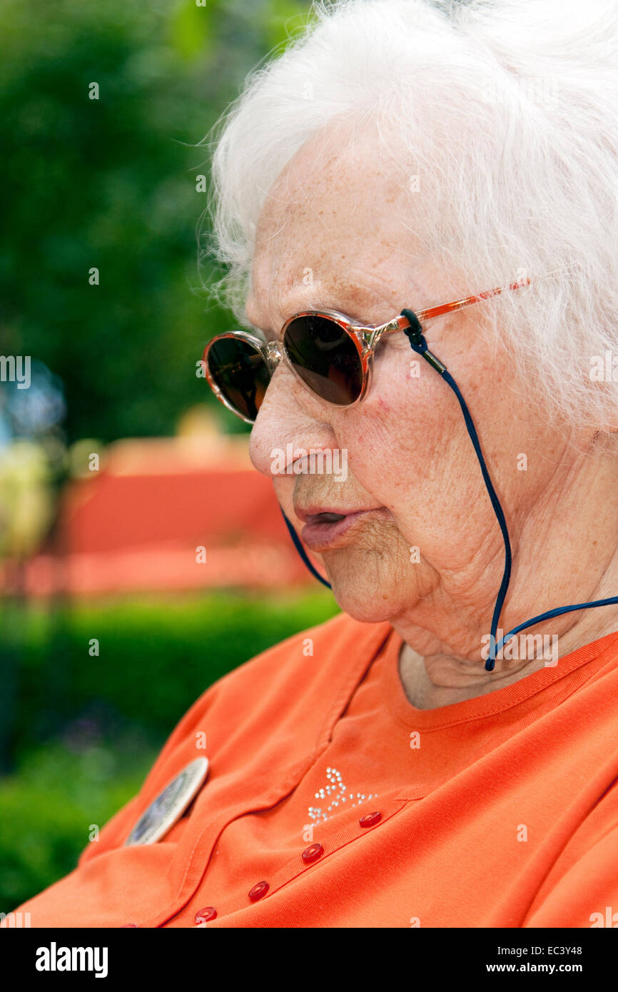 Seniorin hi-res stock photography and images - Alamy
