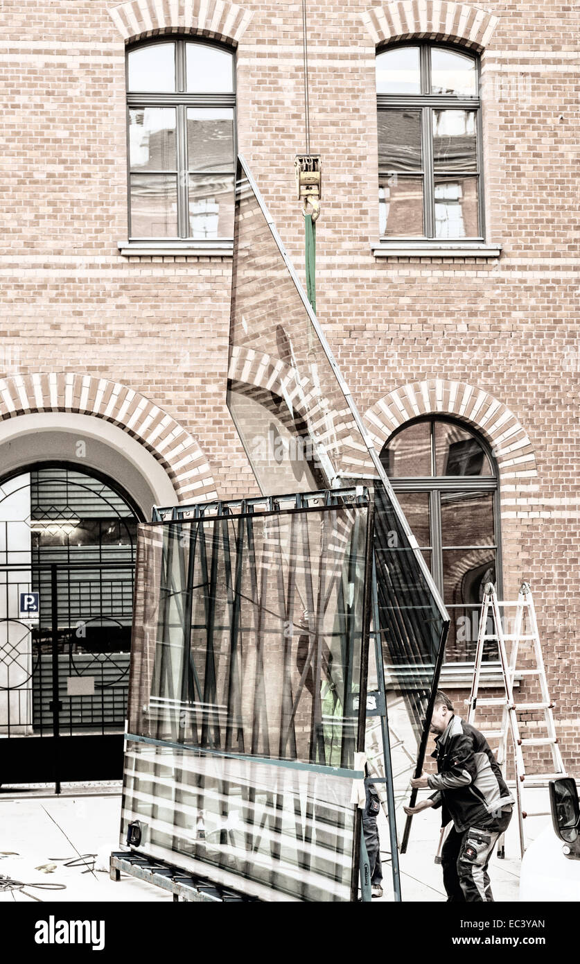 Heavy lifting device hi-res stock photography and images - Alamy