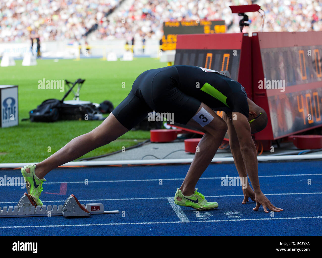 400 meter hurdles hi-res stock photography and images - Alamy