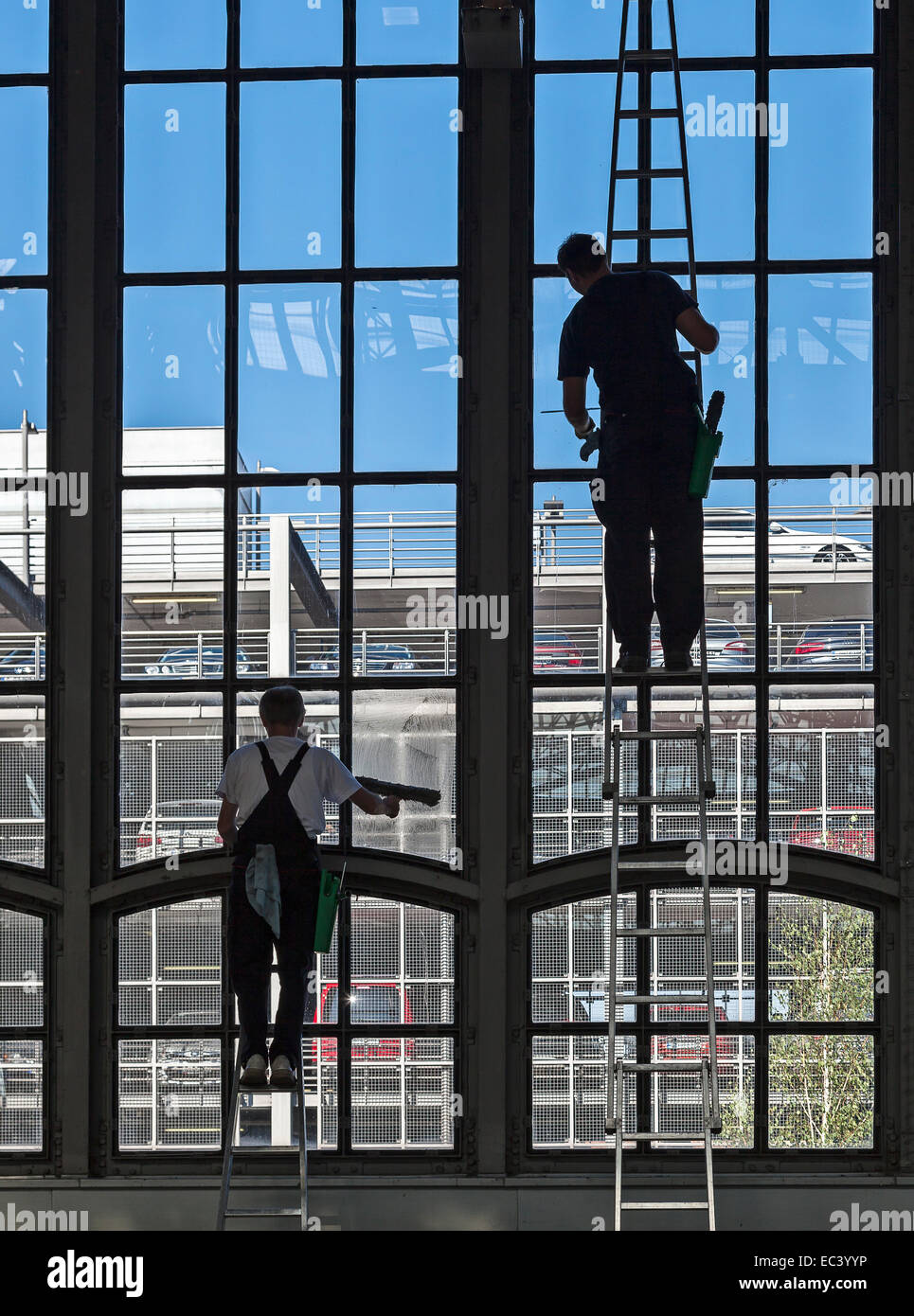 Window cleaners at work Stock Photo - Alamy