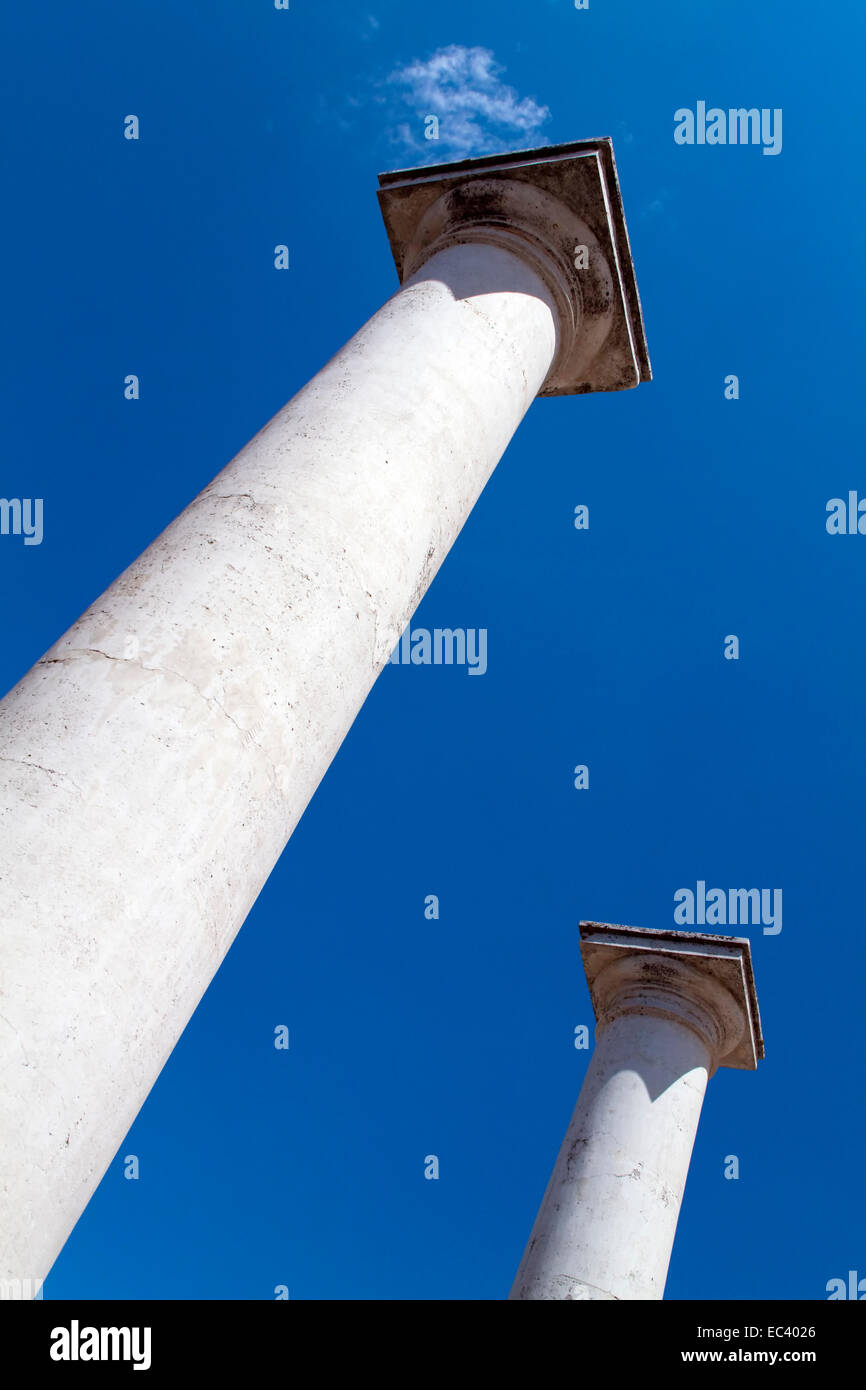 Rounded columns hi-res stock photography and images - Alamy