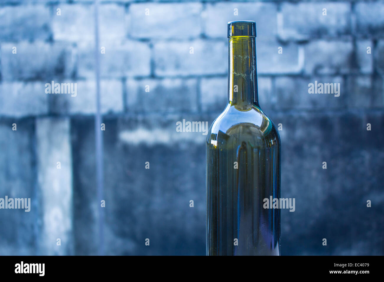 Empty wine bottles decoration hi-res stock photography and images - Alamy