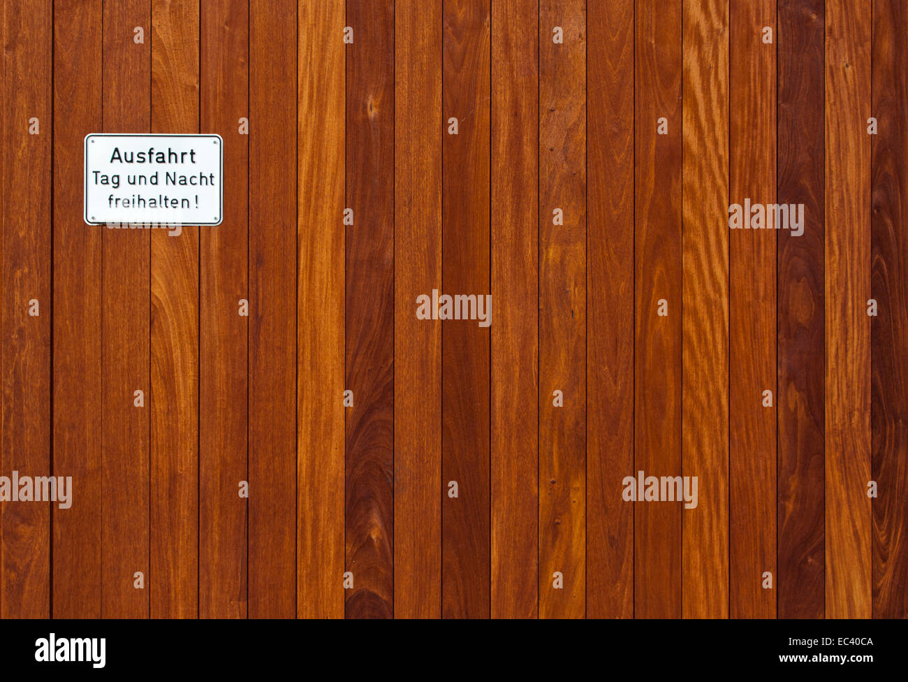 Car park symbols hi-res stock photography and images - Alamy