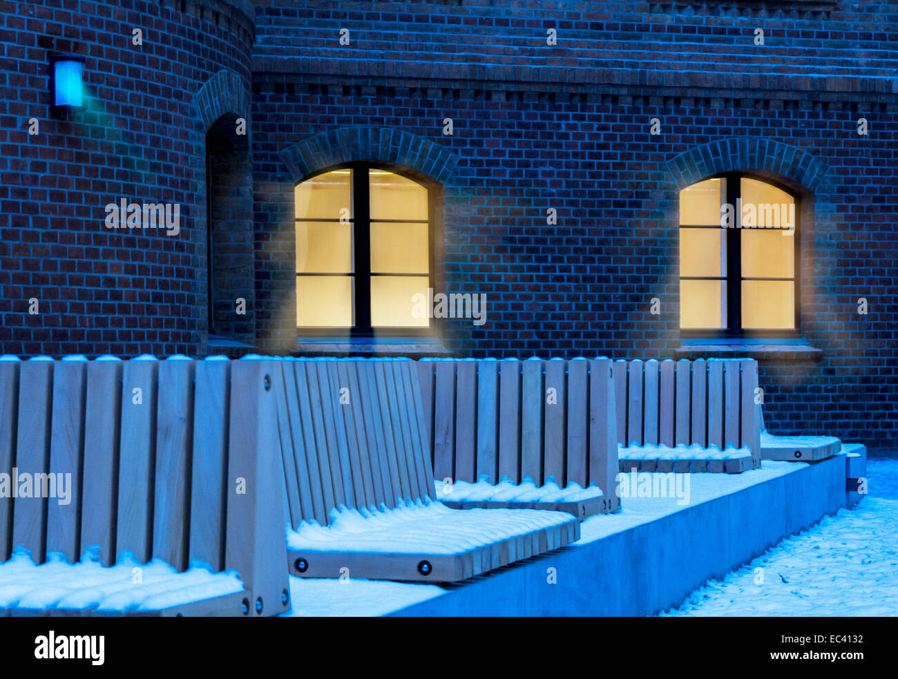 Berlin wall in front federal hi-res stock photography and images - Alamy