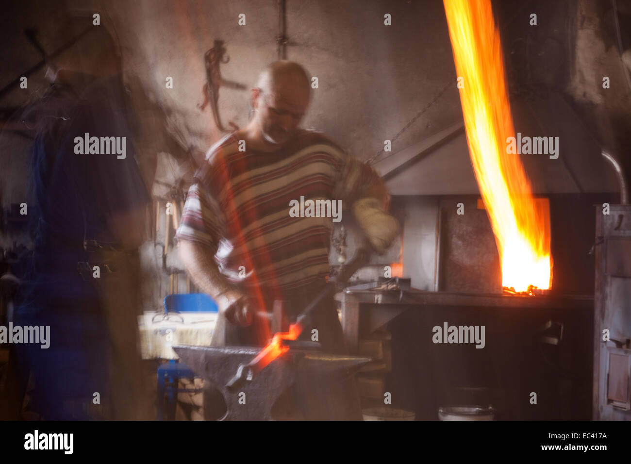 Forge person hi-res stock photography and images - Alamy