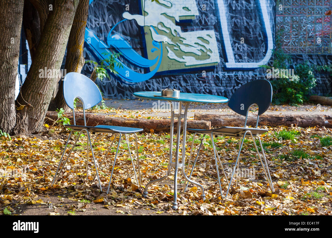 Smoking place hi-res stock photography and images - Alamy