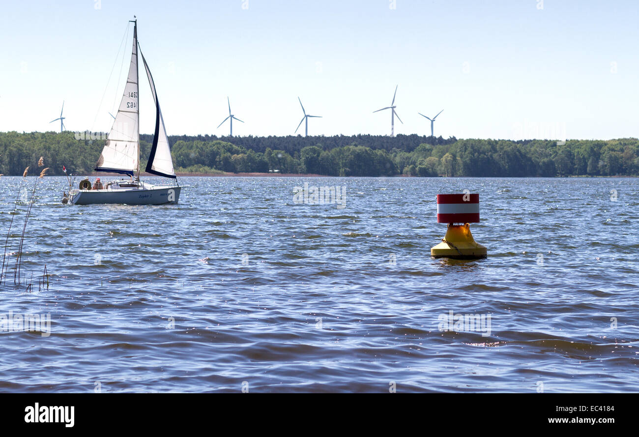 Sailing ships off shore hi-res stock photography and images - Alamy