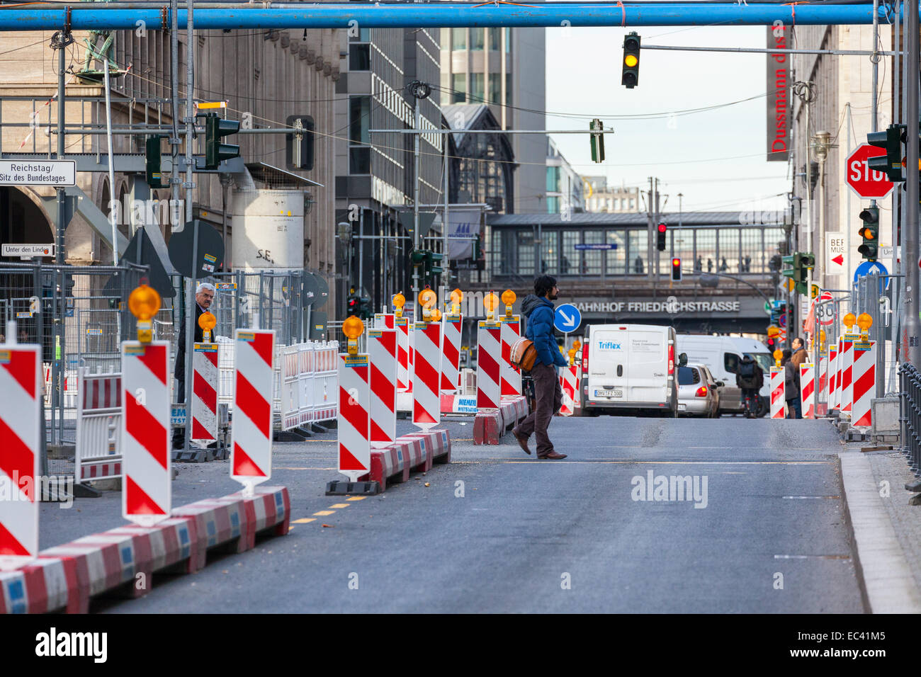 Construction on the road Stock Photo - Alamy