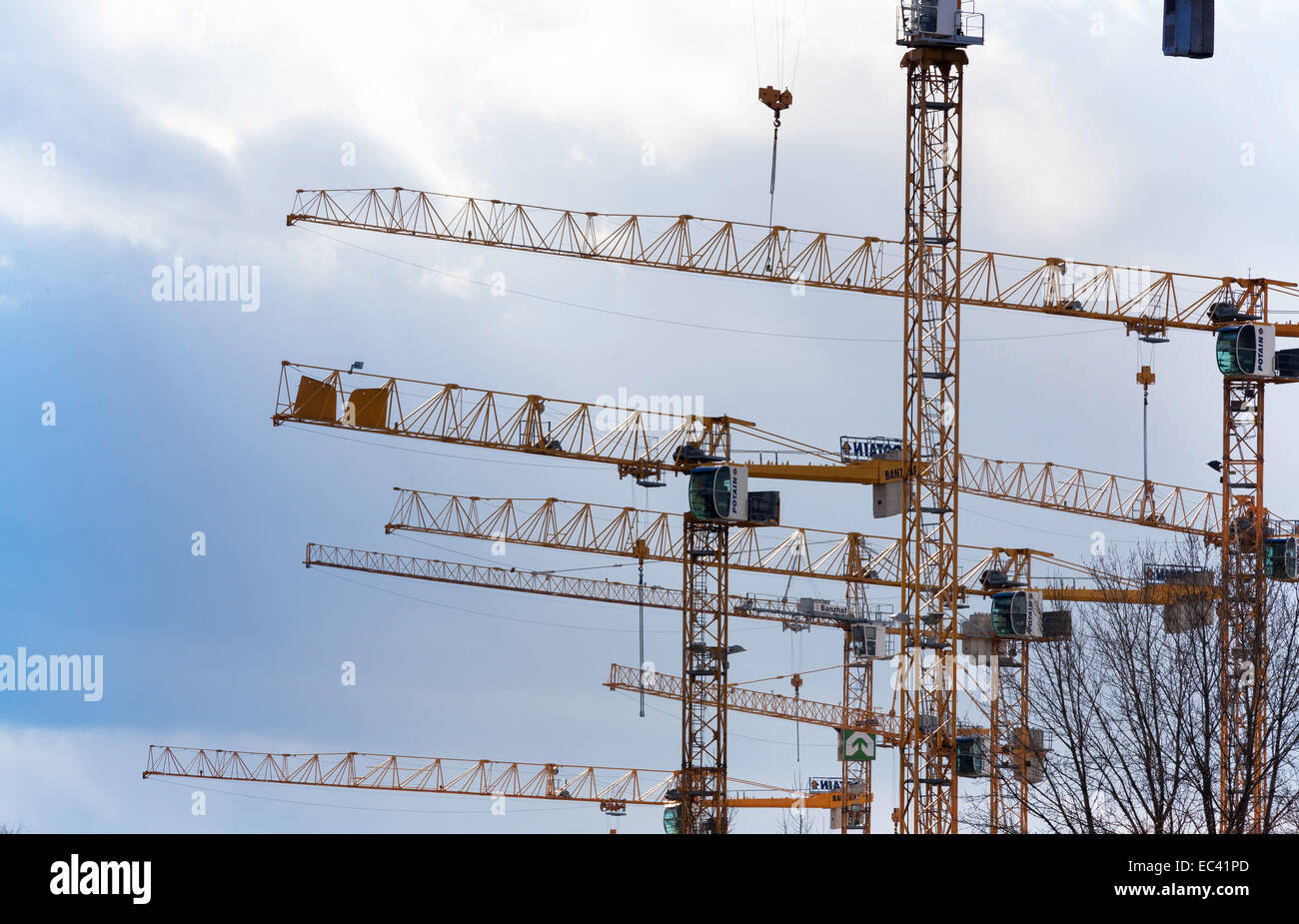 Ancient construction crane hi-res stock photography and images - Alamy