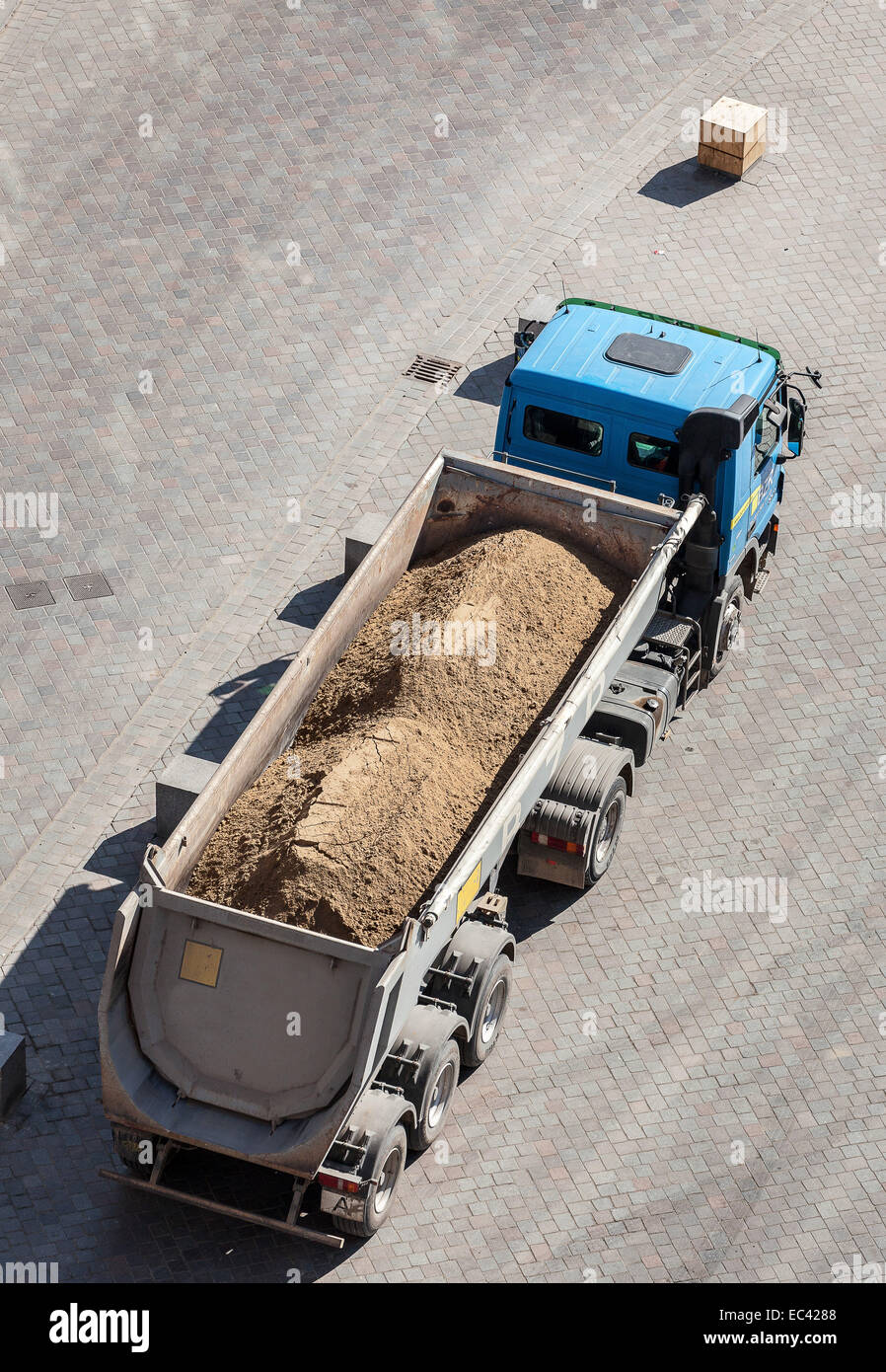 Material loaded vehicles hi-res stock photography and images - Alamy