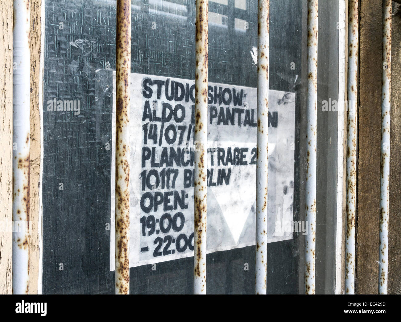 Rusty window grilles hi-res stock photography and images - Alamy