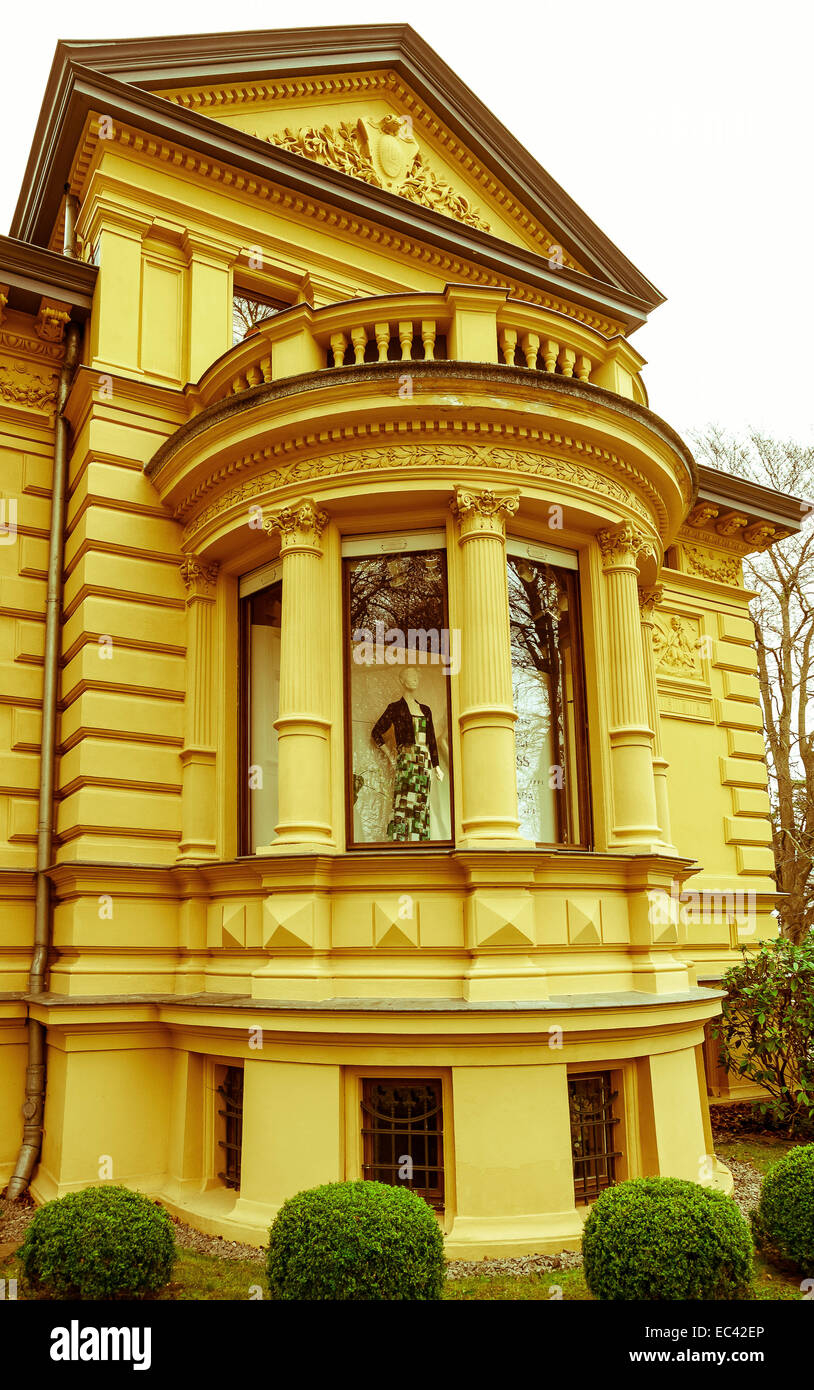 Professionally restored hi-res stock photography and images - Alamy