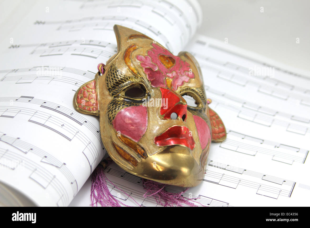 Masking rituals hi-res stock photography and images - Alamy