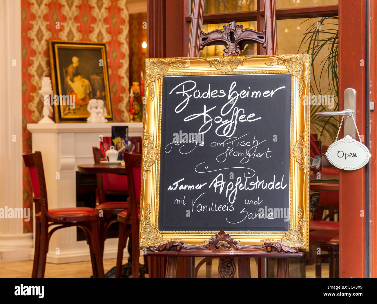 Cultures of cafe hi-res stock photography and images - Alamy