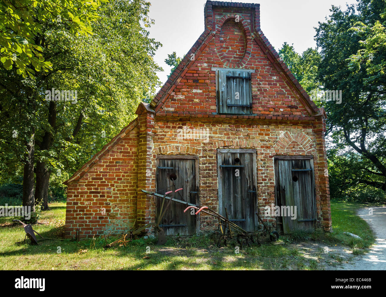 small barn brick Stock Photo - Alamy