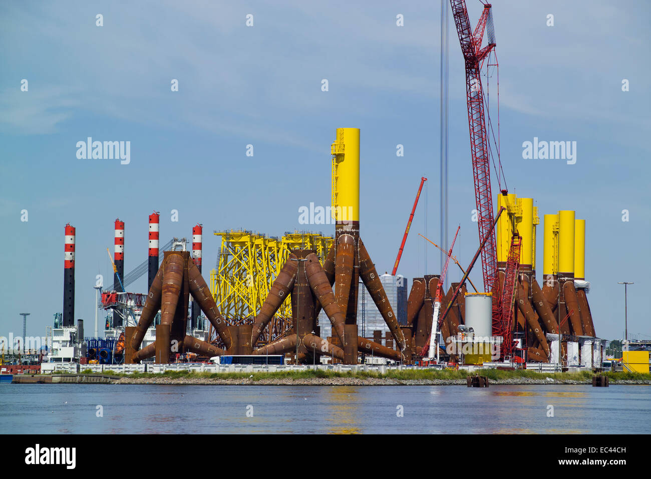 Offshore power generation hi-res stock photography and images - Alamy