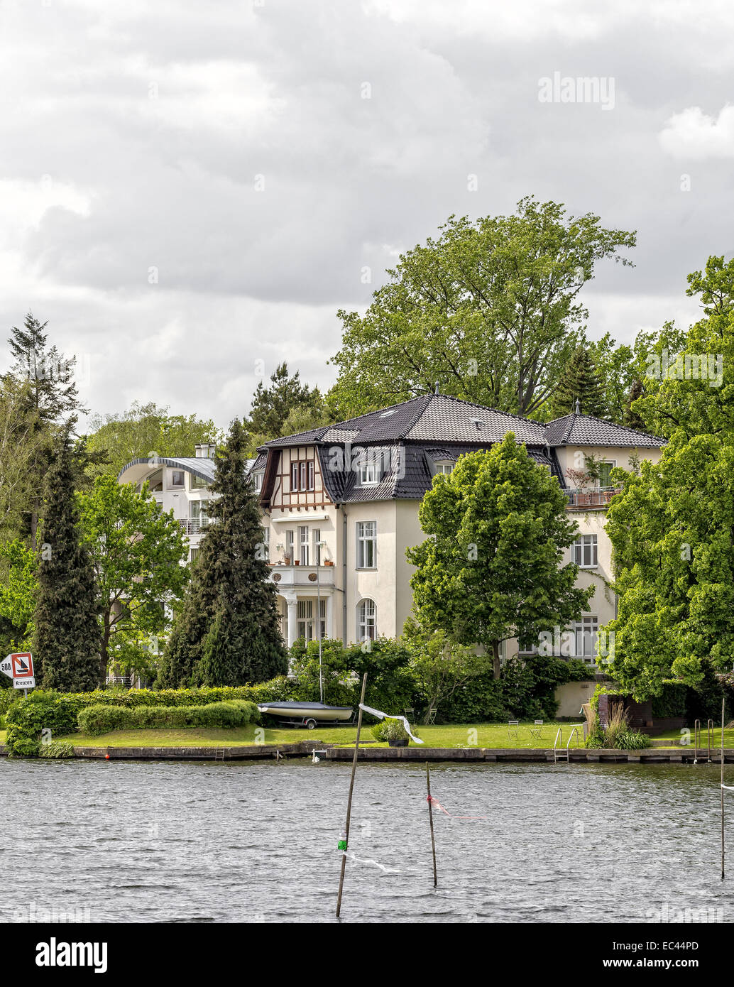 life and Living by the Lake Stock Photo - Alamy