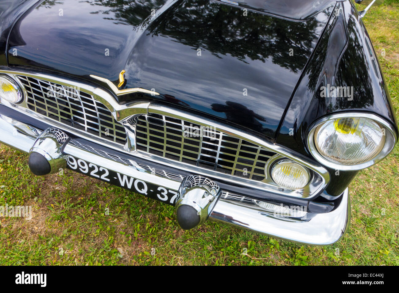 Ford Vedette ABXC Chambord.The car debuted as the Simca Vedette in 1954 ...