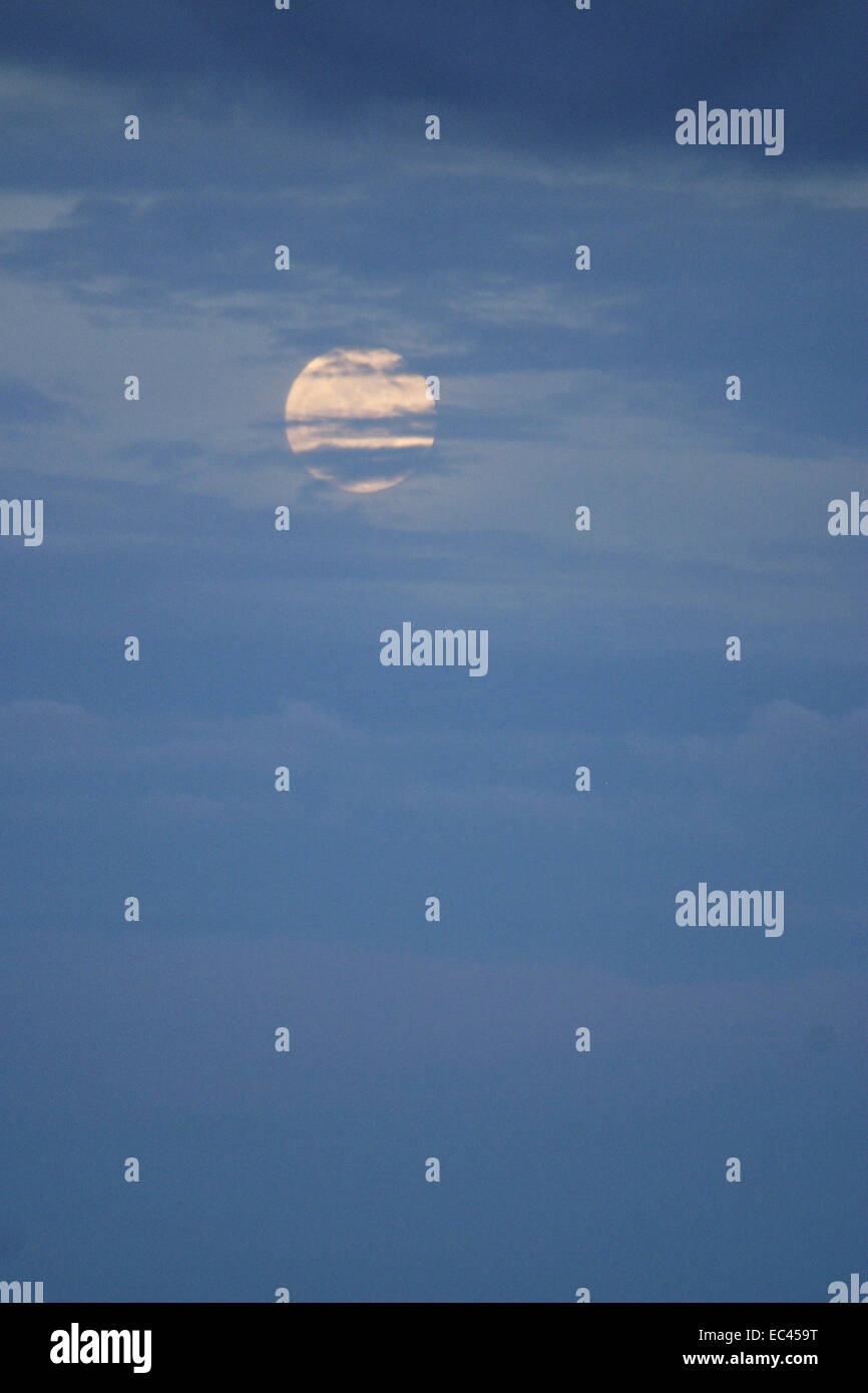 Full moon behind clouds night hi-res stock photography and images - Alamy
