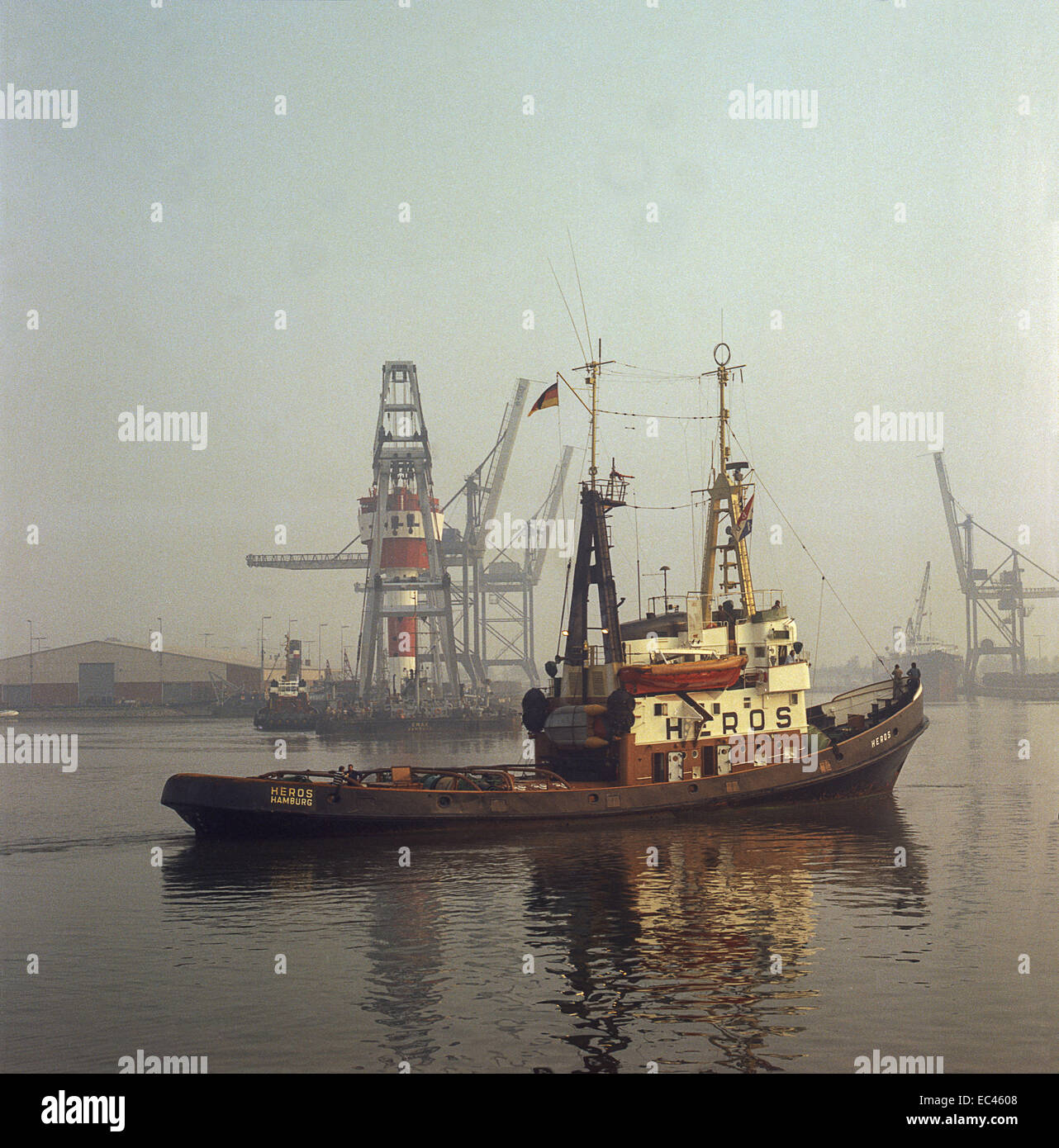 Ocean going boats hi-res stock photography and images - Alamy