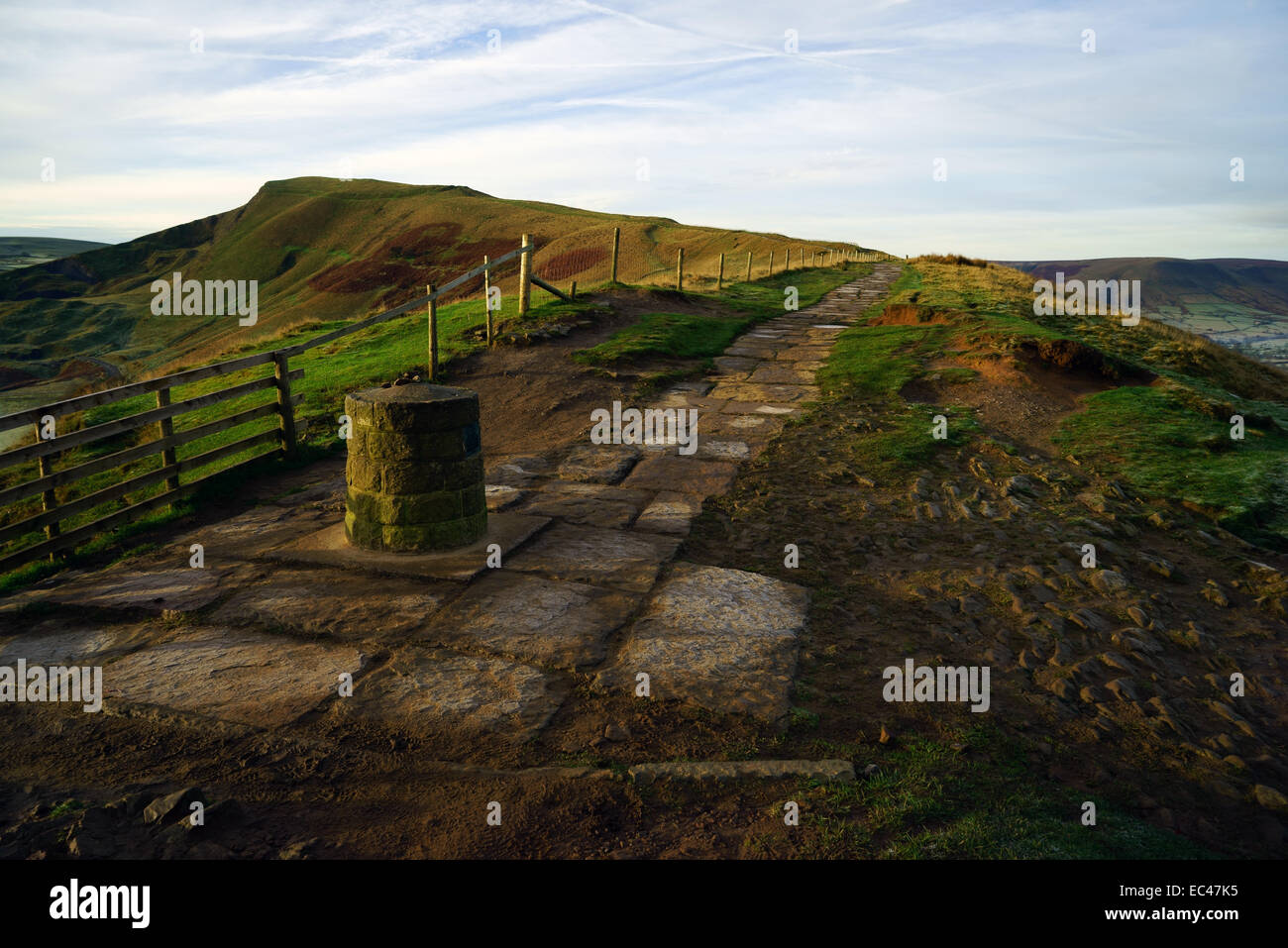 Mam Tor in the Peak District National Park, Derbyshire Stock Photo - Alamy
