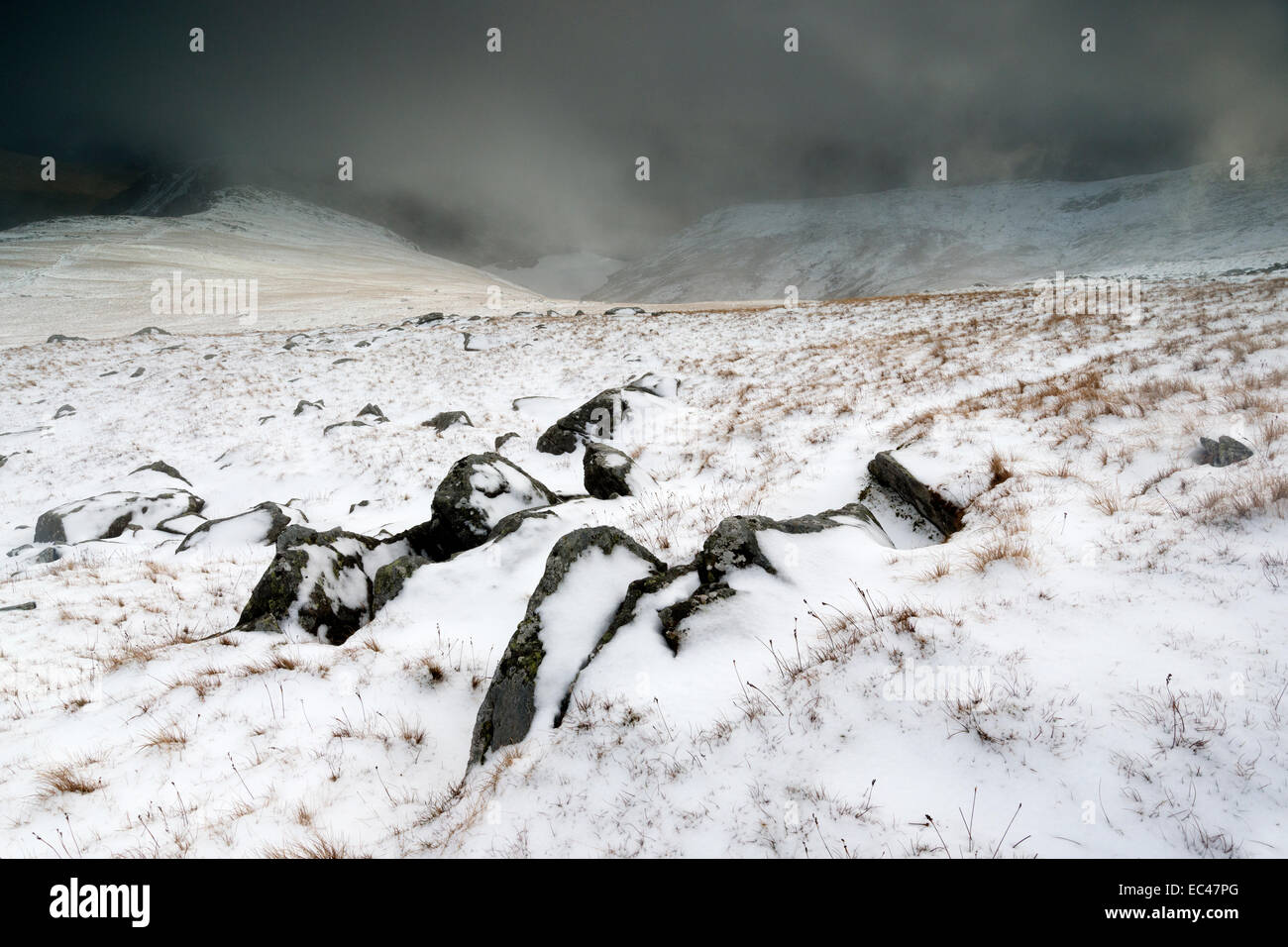 Looking towards Cwm Llugwy. Carneddau range, Snowdonia National Park ...