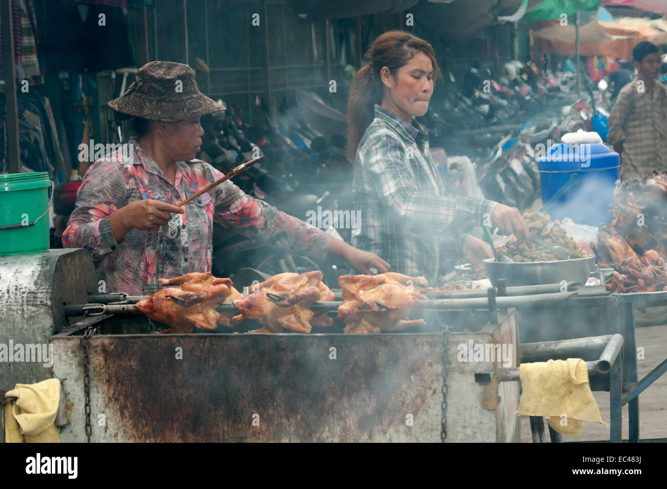 Chicken stall hi-res stock photography and images - Alamy