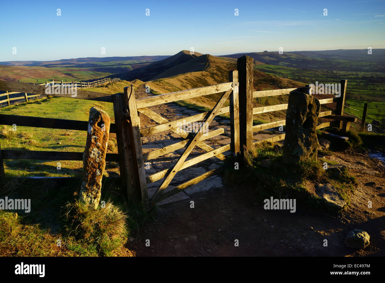 The Great Ridge of Edale which includes Mam Tor, Hollins Cross, Back ...