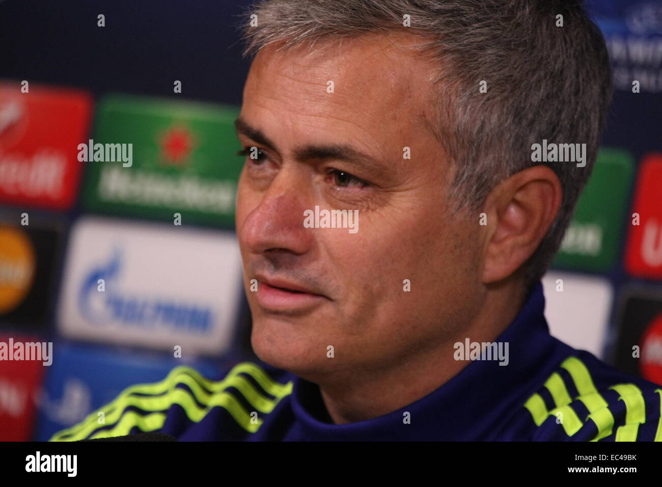 Chelsea coach jose mourinho hi-res stock photography and images - Alamy