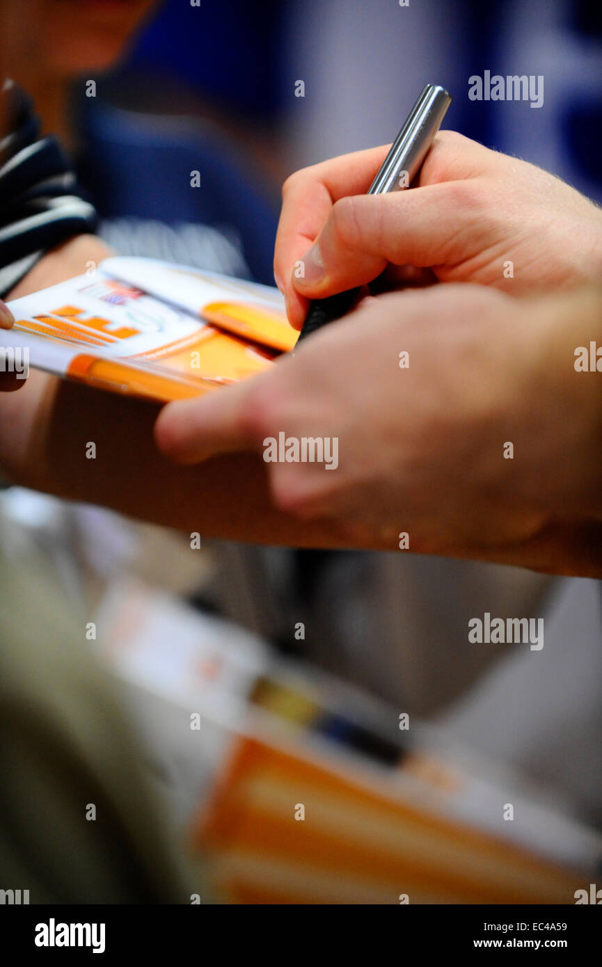 Autograph pencil hi-res stock photography and images - Alamy