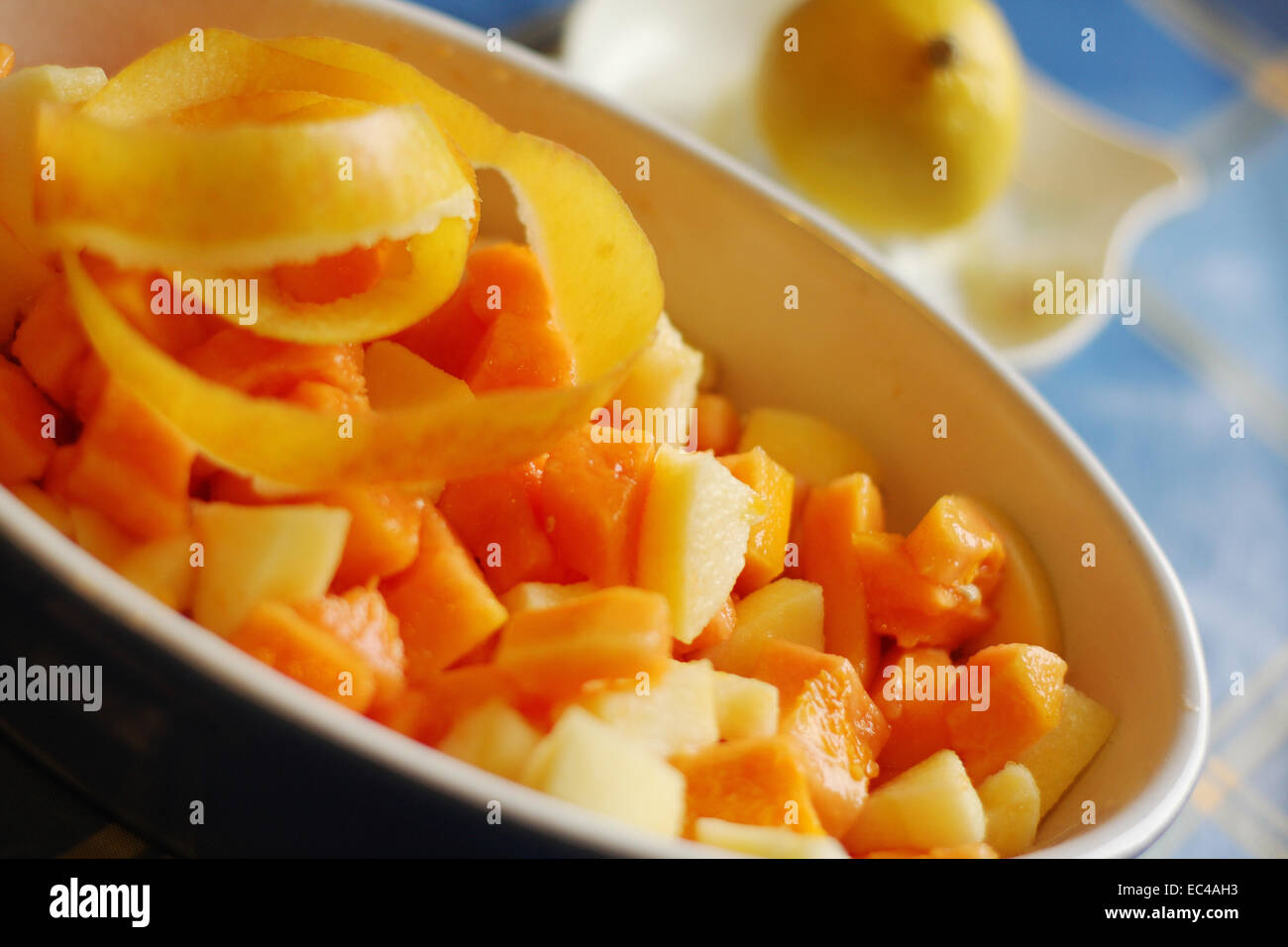 Papaya Apple Salad Stock Photo - Alamy
