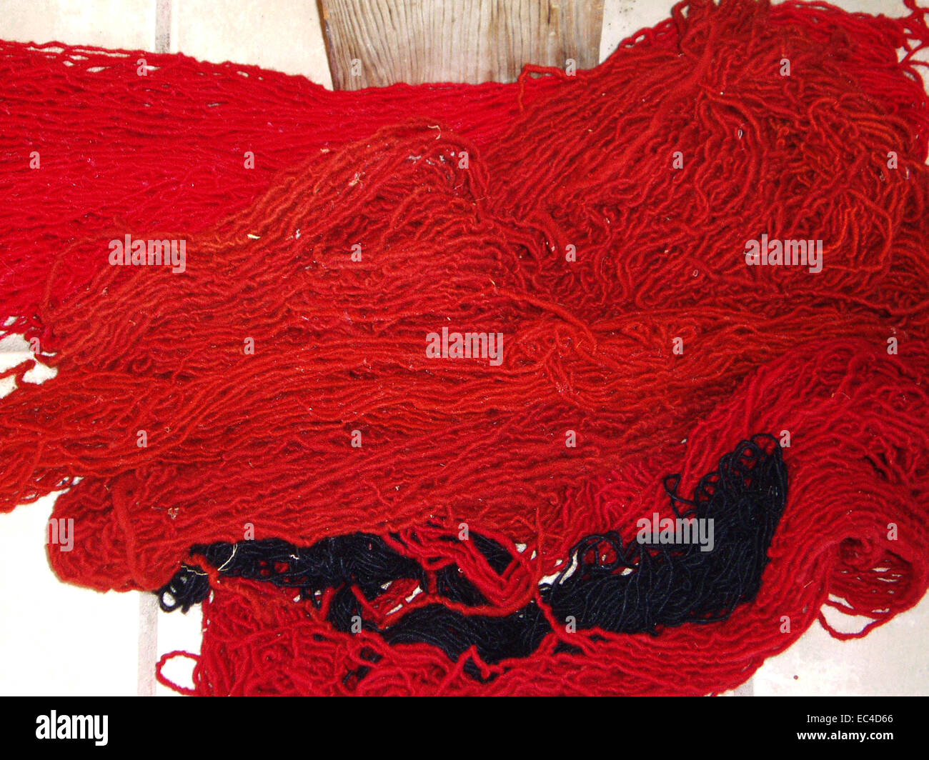 Red wool hi-res stock photography and images - Alamy