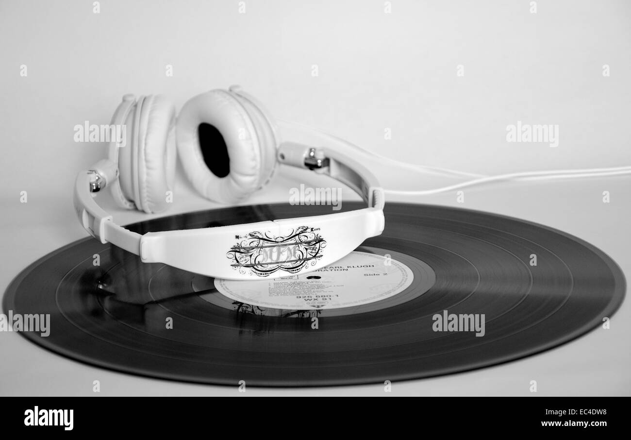 Headphone product photography hi-res stock photography and images - Alamy