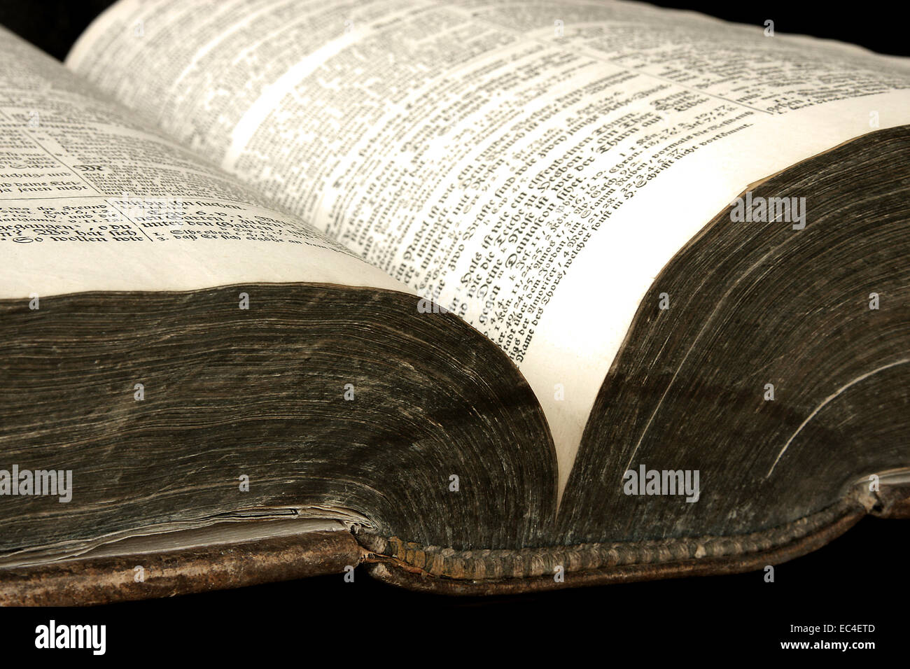 Old bible hi-res stock photography and images - Alamy
