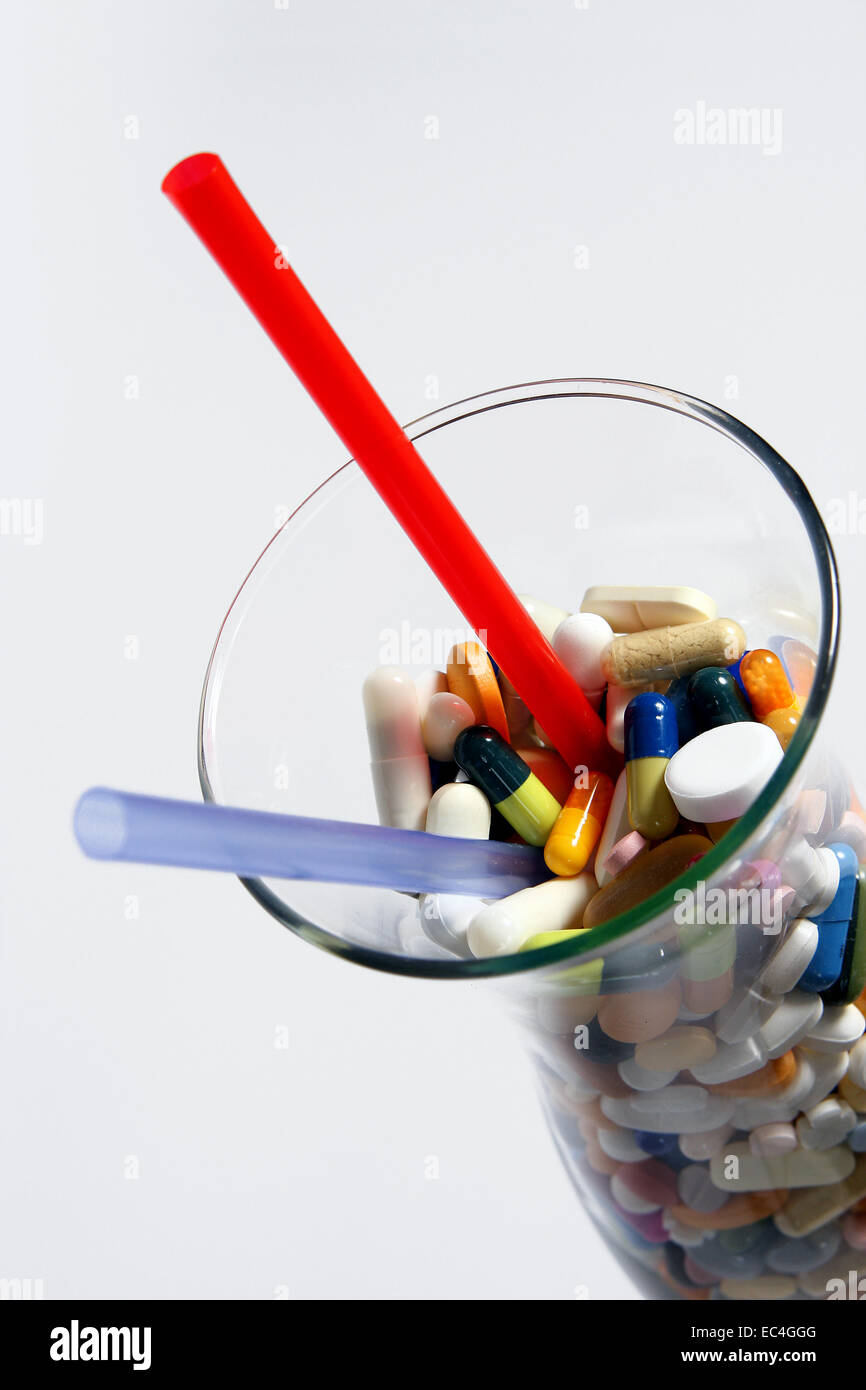 Cocktail of drugs hi-res stock photography and images - Alamy