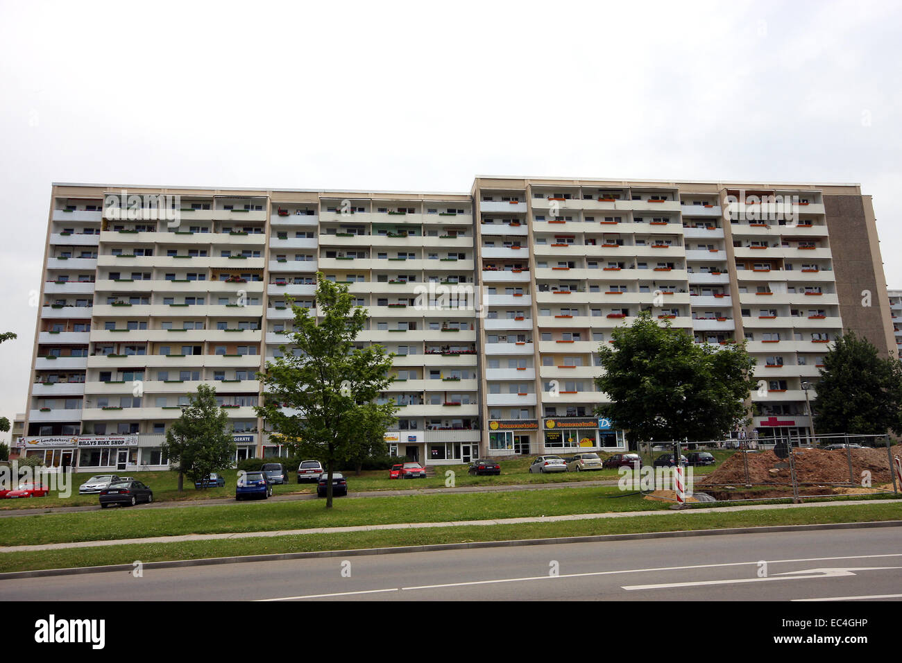 Panel high rise building construction hi-res stock photography and ...