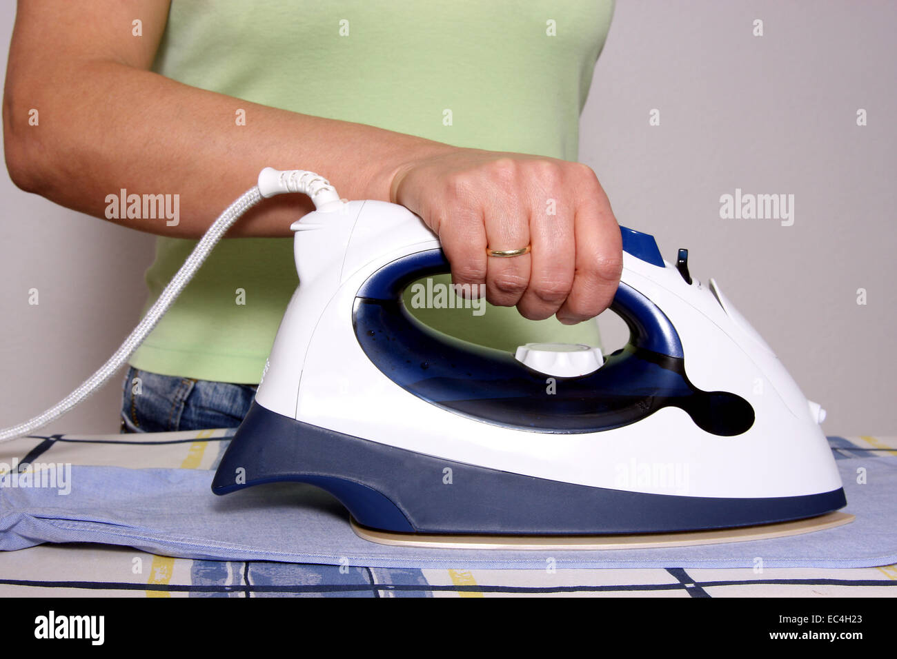 Ironing services hi-res stock photography and images - Alamy