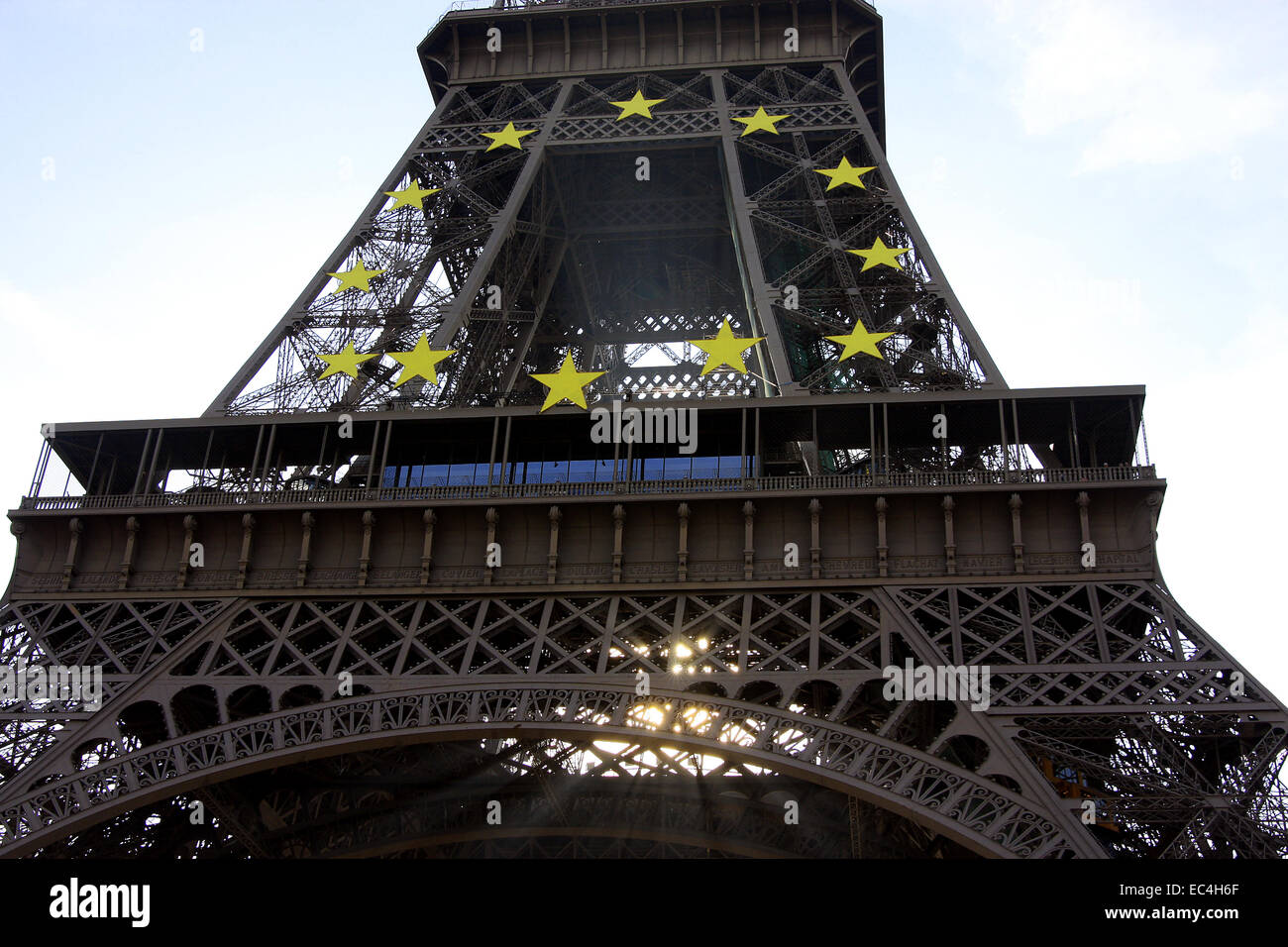 Paris eiffel tower tour eiffel steel rivets hi-res stock photography ...