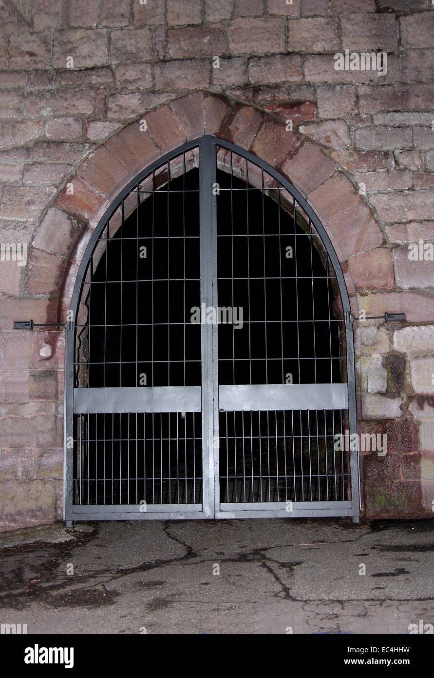 Door entrance caught dead hi-res stock photography and images - Alamy