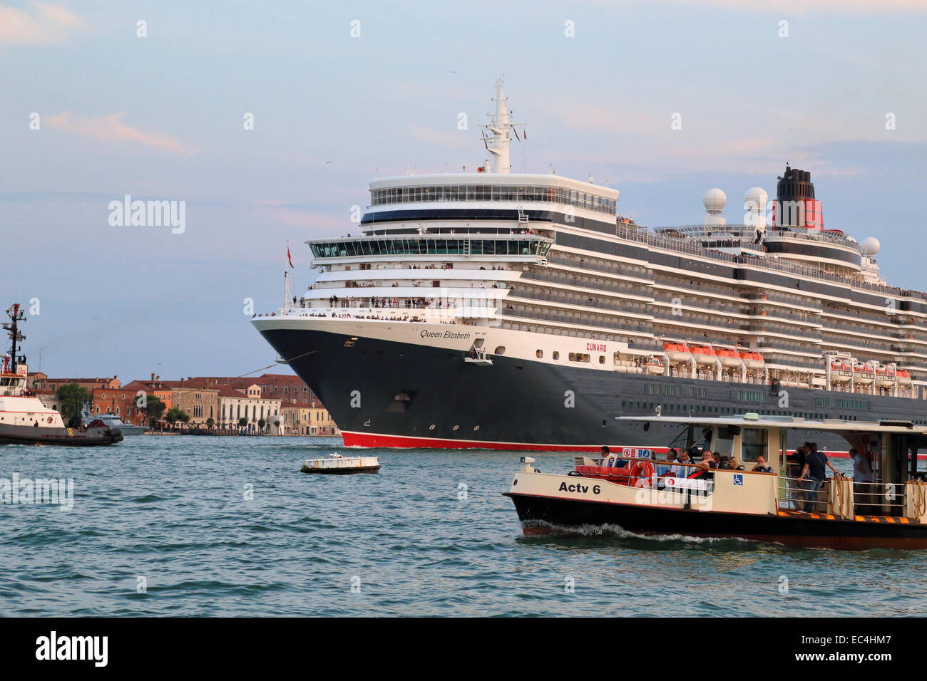Elizabeth line e hi-res stock photography and images - Alamy