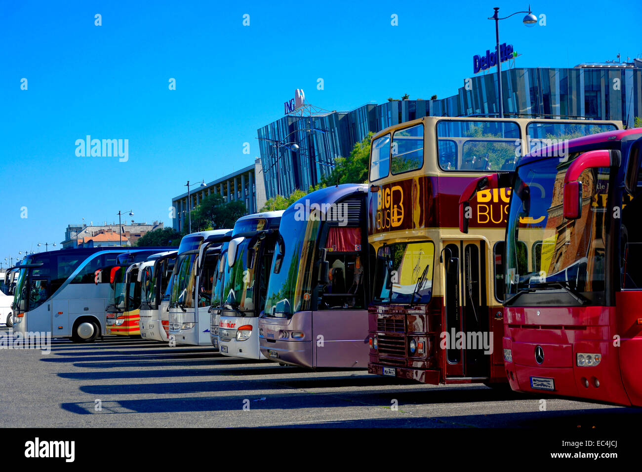 Bus parking hi-res stock photography and images - Alamy