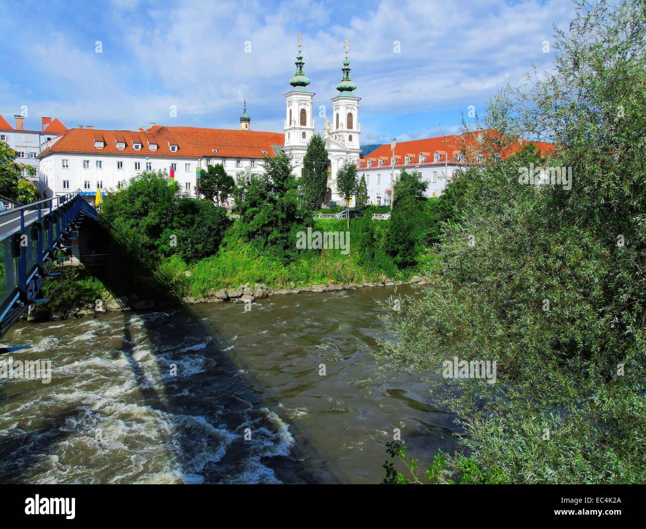 Mur River with Mariahilferkirche in Graz Stock Photo - Alamy